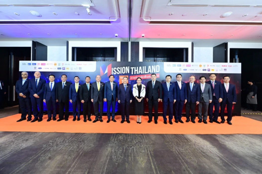 ท่านประธานอาวุโส พร้อมด้วยคณะผู้บริหาร ให้การต้อนรับนายกรัฐมนตรีพร้อม ...